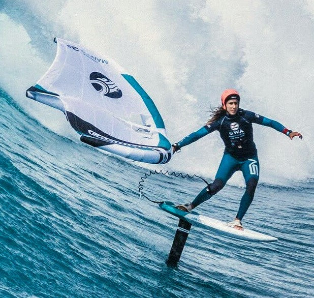 Elena Moreno: De Bombera a Campeona de Wingfoil en Cabo Verde.